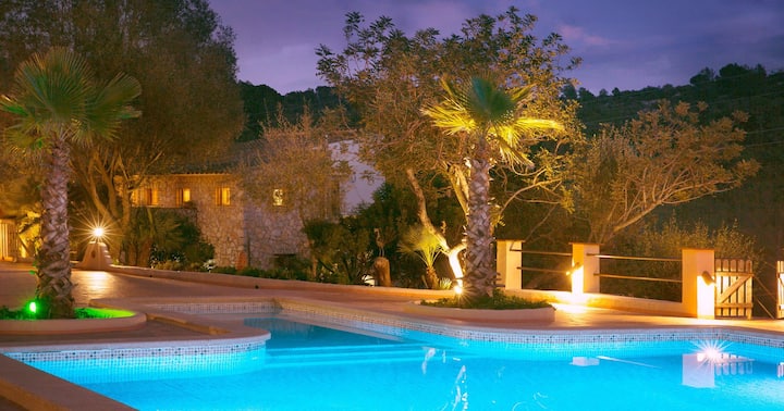 Private Villa, 20 To 28 Guests, Pool, Beach 3km - Garraf