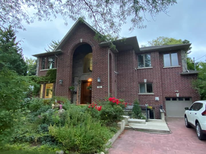 Beautiful House- Bayview Village - Toronto