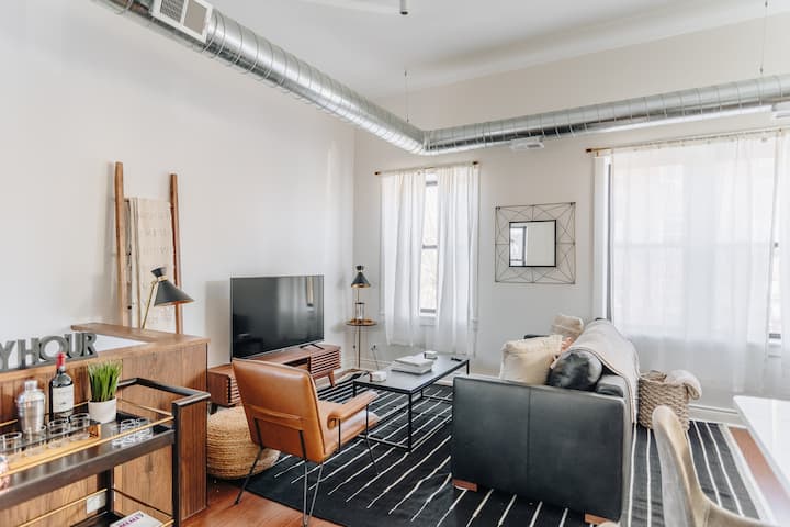 Private Entrance|free Parking|lincoln Square|2br - Chicago, IL