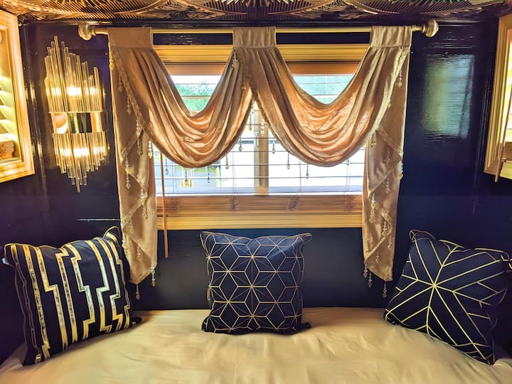 Orient Express At Olympic Railway Inn - Sequim, WA