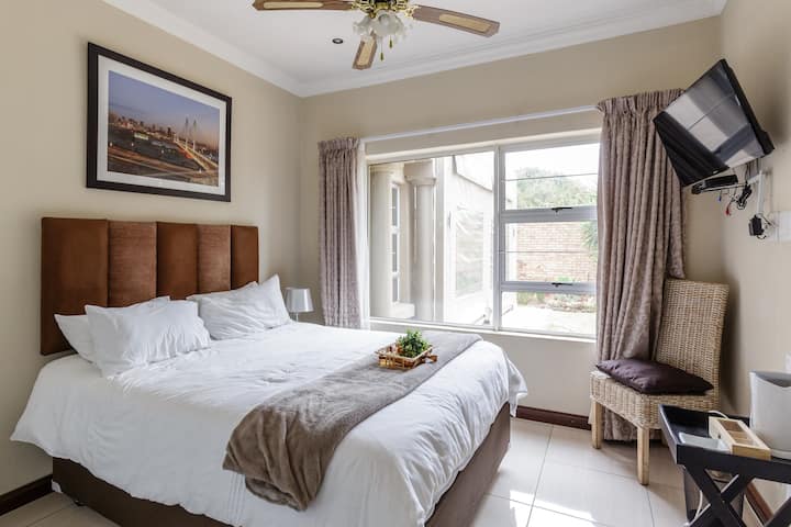 1br/1ba*elegance*10 Min From Or Tambo*explr Soweto - Edenvale