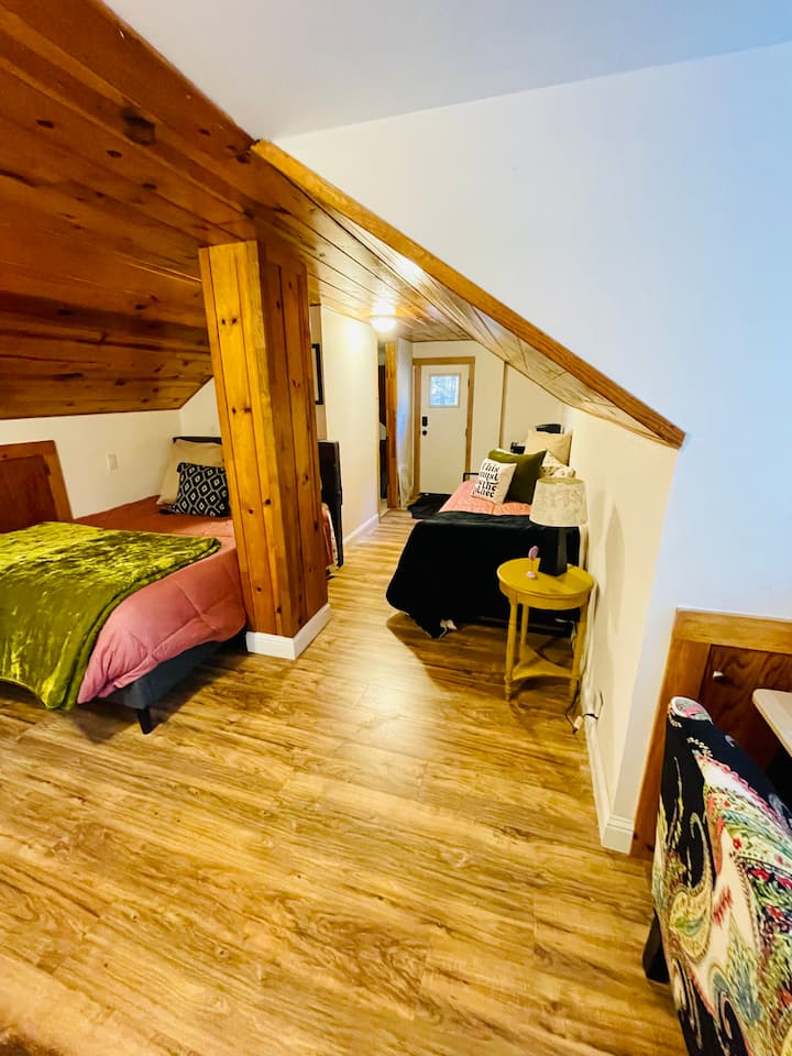Adorable Guest Suite With Parking, Outdoor Space - South Lake Tahoe, CA