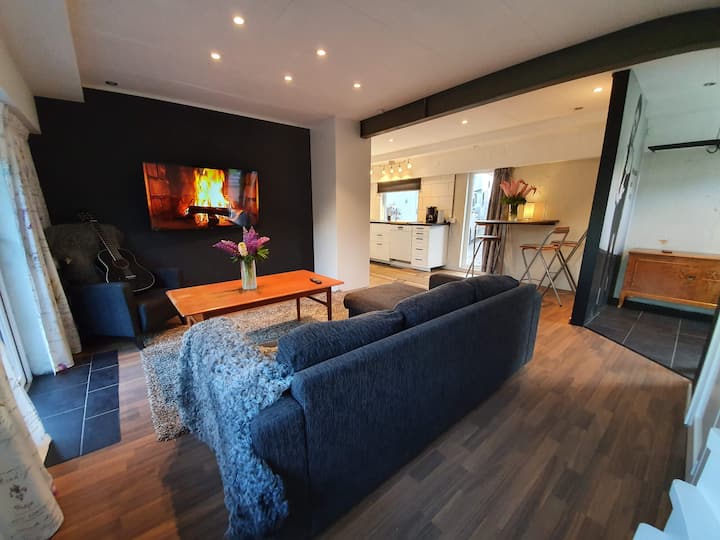 Lantligt Men Centralt Boende På En Liten Bondgård. - Halmstad