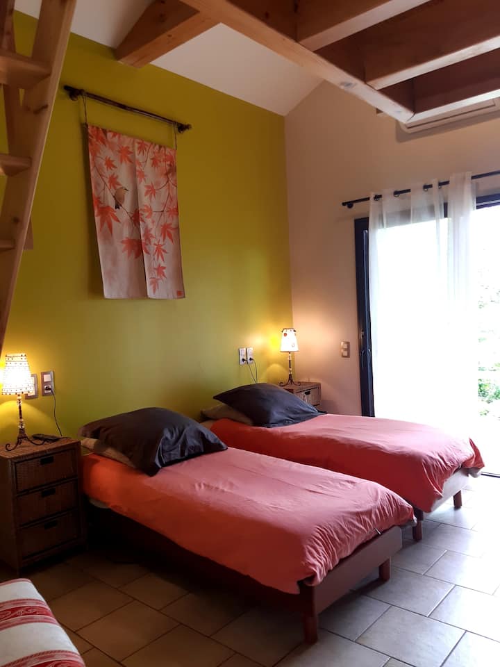 Chants D'oiseaux  Chambre Duplex Terrasse Couverte - Ambérieu-en-Bugey