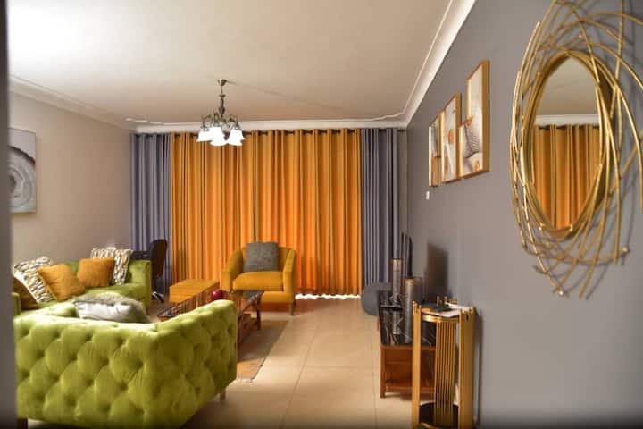 Lovely 4 Bedroom Apartment With Free Parking. - Uganda