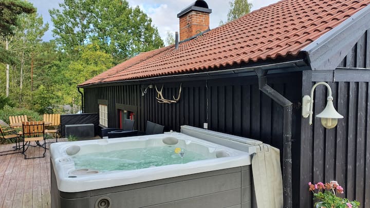 Mysig Villa Med Utsikt, Bastu Och Bubbelpool - Åby