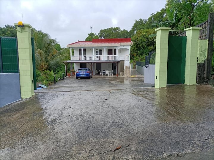 Location Première éTage, Grande Maison Jardin - Martinique