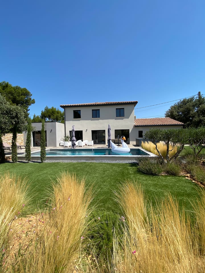 Villa Contemporaine Avec Piscine Et Climatisation - Avignon