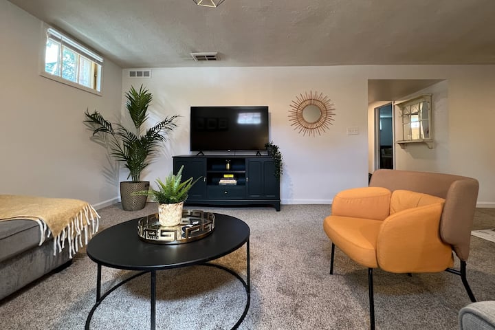 Pet-friendly Garden Level Home With Backyard - Wheat Ridge, CO