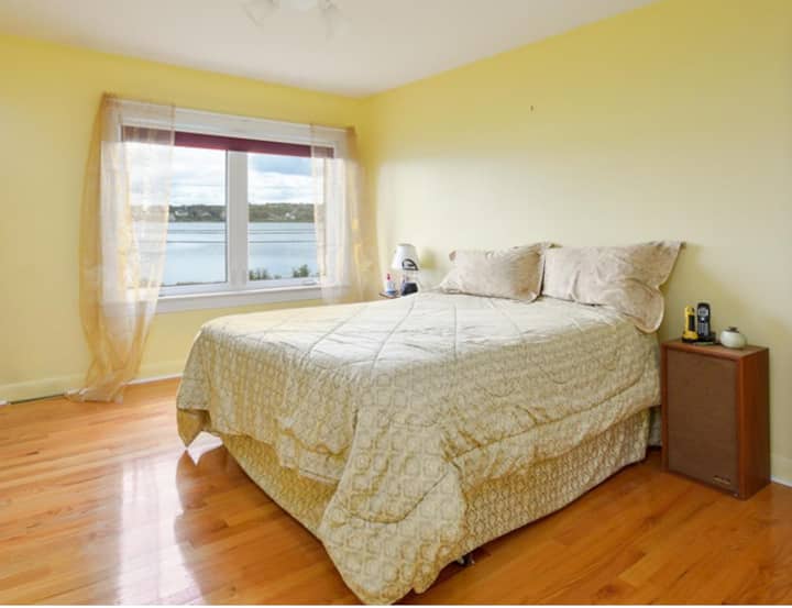 Cozy Oceanview Room # 1 In Westmount, Sydney, Ns. - Cape Breton Island