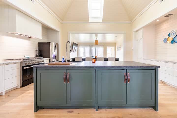 Family Friendly 4 Bedroom Lavaca Home - San Antonio, TX