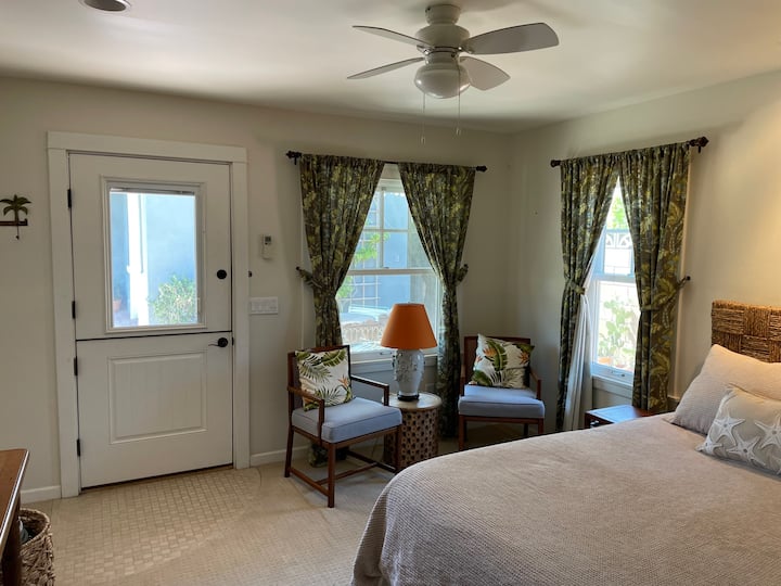 Mid-town Guesthouse With Patio - Phoenix, AZ