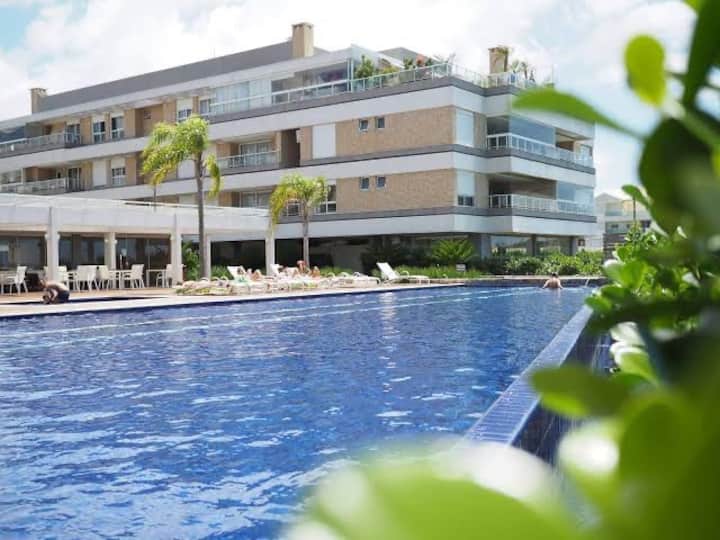 Aconchegante Apartamento Em Condomínio Frente Mar - Florianópolis