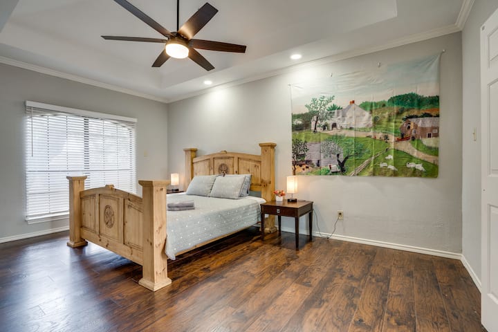 New Turf Farmhouse Home Away Home Plano /N Dallas - Plano, TX