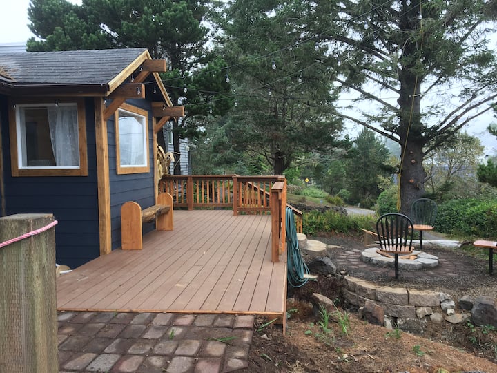 Depoe Bay Comfy Storm Retreat, One Month Minimum - Oregon
