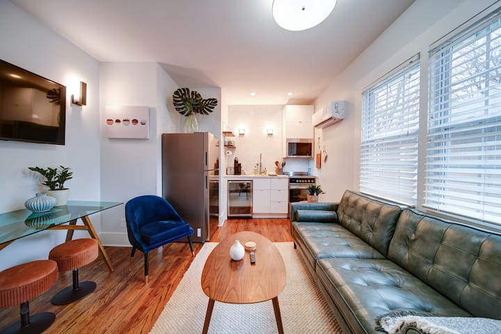 Walk To Stadium, Parking, 1bed/1 Bath Modern Space - Charlotte, NC