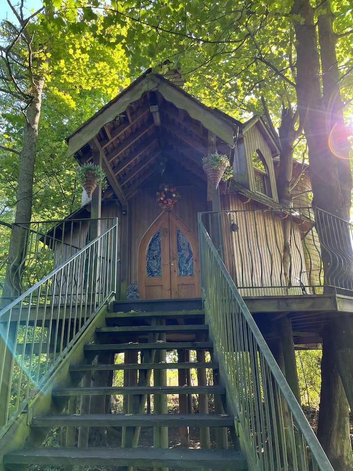 Relaxation In The Deer Hunter's Tree House - Cupar