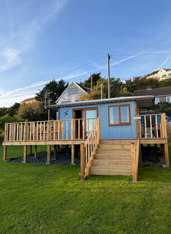 A Unique Shepherd's Hut By South Beach (Cove) - Tenby