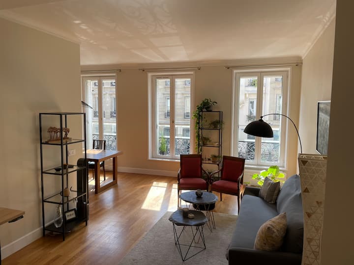 Sunny & Quiet Nest Near Parc Monceau - Paris