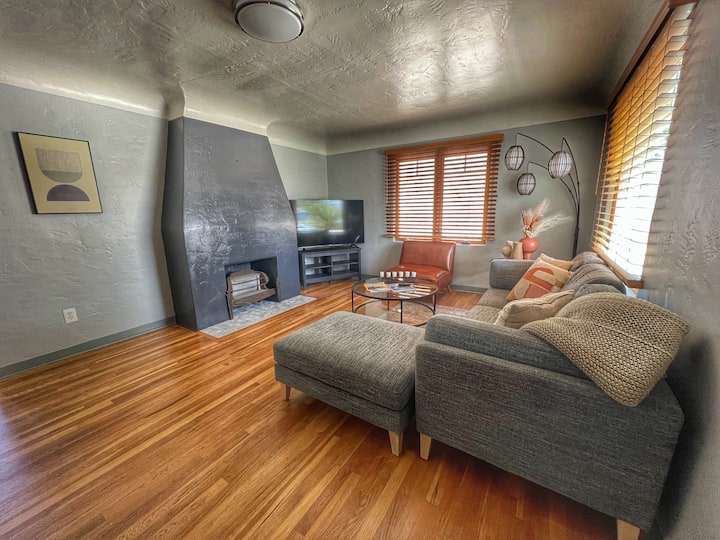 Cheerful 2 Bed W/ Office In The Heart Of Nob Hill - Albuquerque