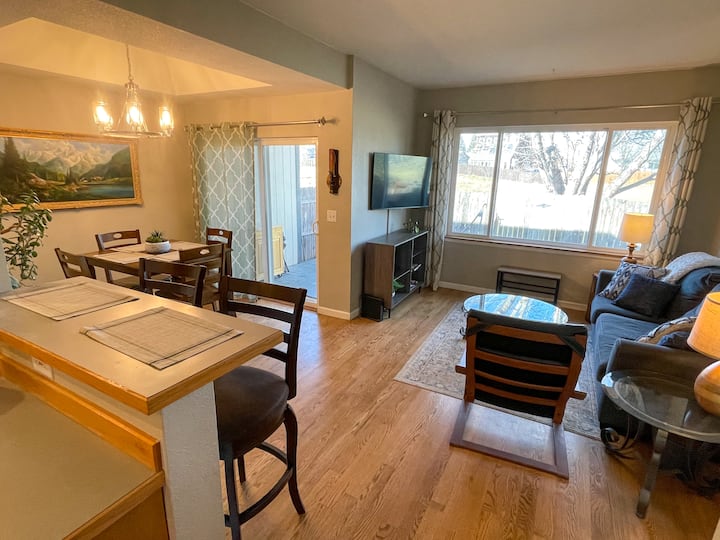 Cheerful 2bd Boulder Townhome Minutes From Town! - Boulder, CO