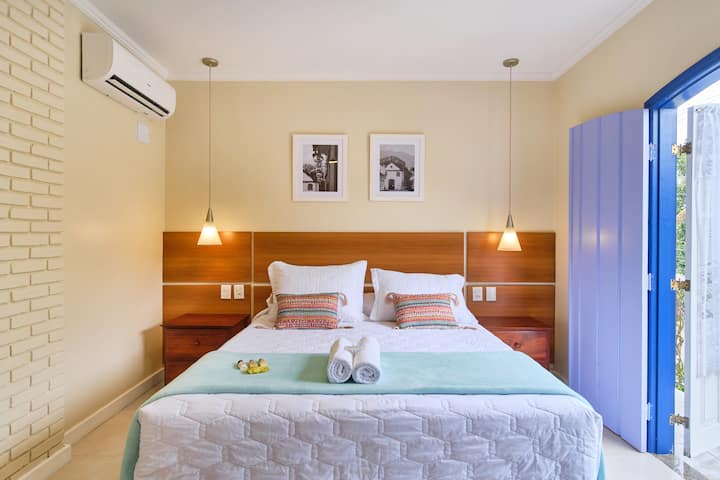 Suíte Com Varanda Em Pousada Com Café Incluso - Paraty