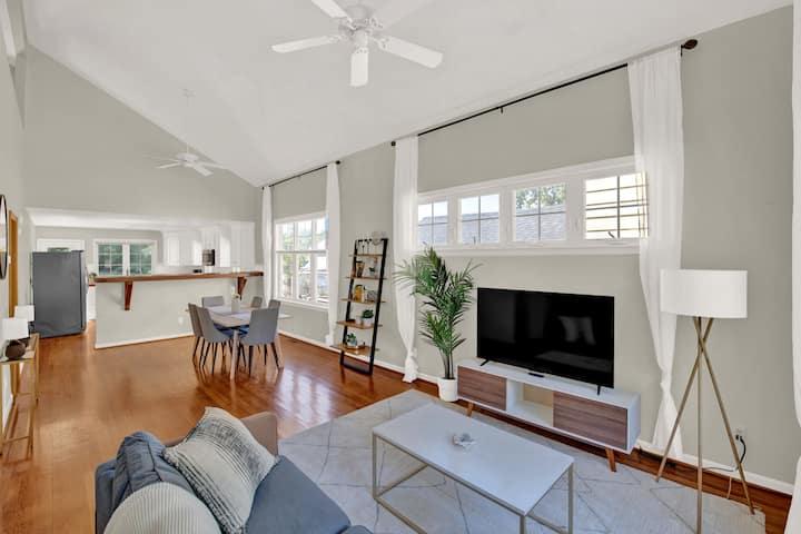 Stunning Modern Home~ 2min Drive To Uva Campus - Charlottesville, VA