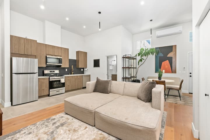 Talmadge Modern-new, Quiet & Private 2-bdrm Apt - La Mesa, CA