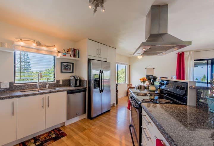Sweeping Ocean View Home & Minutes To Town - Kailua-Kona