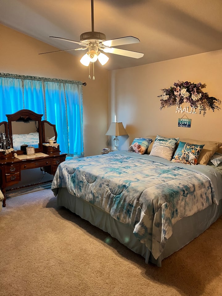 Home Away Home With You In Mind! - Glendale, AZ