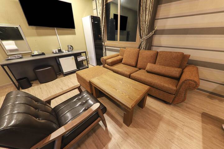 Don Hotel, Sangnam-dong - Hotels for Rent in Seongsan-gu, South ...