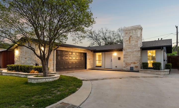 Stunning Newly Renovated Home Near Gallerias Mall - Dallas, TX