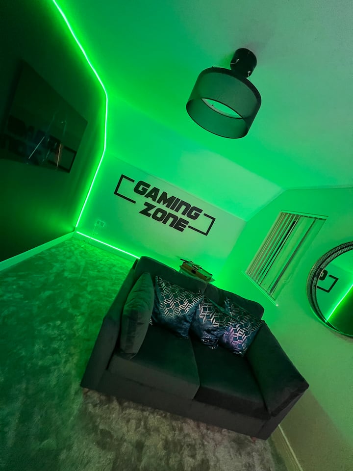 Newly Built 3 Storey House, Great Location! - Windsor