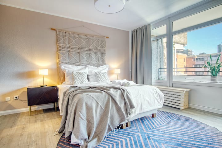 Homefy Business Studio | Balcony | Working | Fair - Neuss