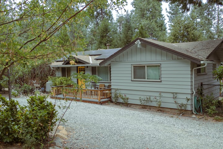 Idyllic Mountain Escape – Hike, Downtown, Hot Tub - Idyllwild-Pine Cove, CA