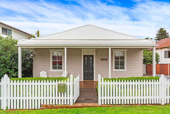 Modern Coastal Cottage Charm - Austinmer