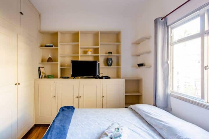 Apartamento Silencioso Com Suite Na Zona Sul - Rio de Janeiro