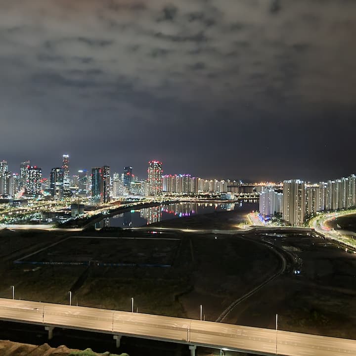 송도국제도시의 야경 맛뷰~워크숍ㆍ연인ㆍ반려동물과함께~ 바다ㆍ시티뷰~후기작성시 선물증정 - Incheon