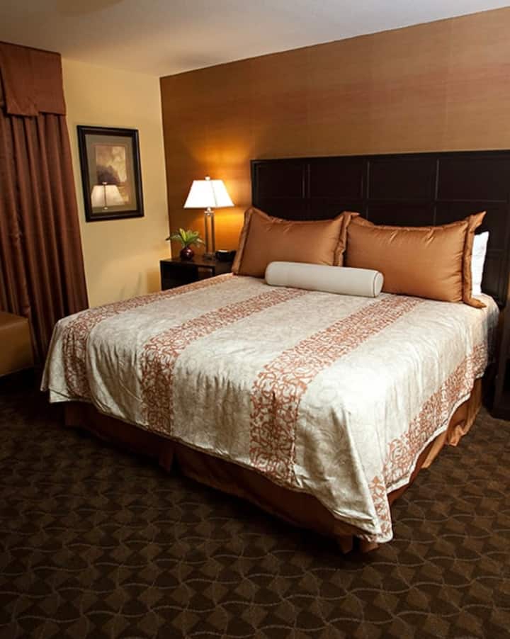 Beautiful 2- Bedroom Condo - York River State Park, Williamsburg