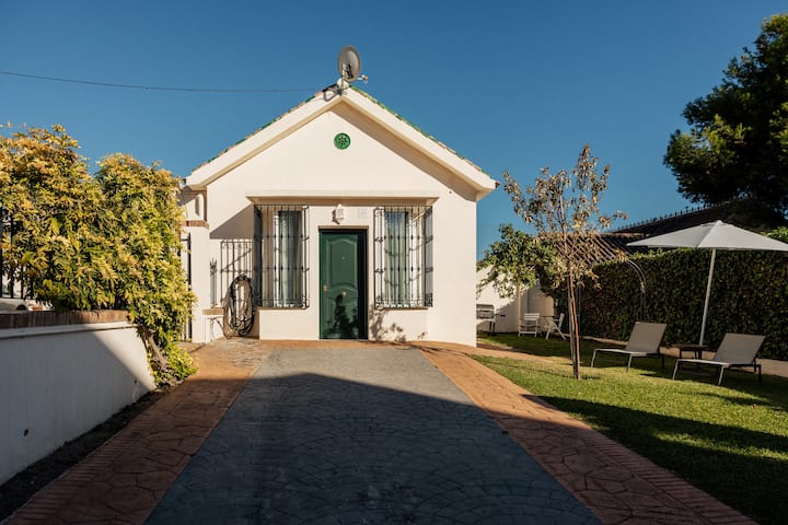 Acogedora Casa En Málaga Con Jardín Privado - Málaga