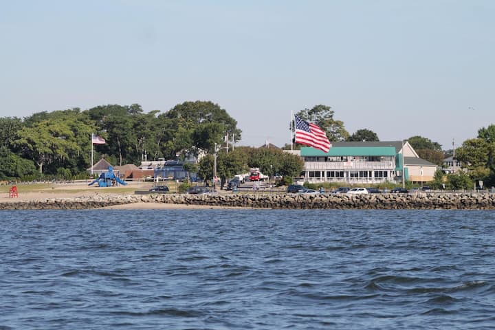 Cottage By The Sea - Warwick, RI