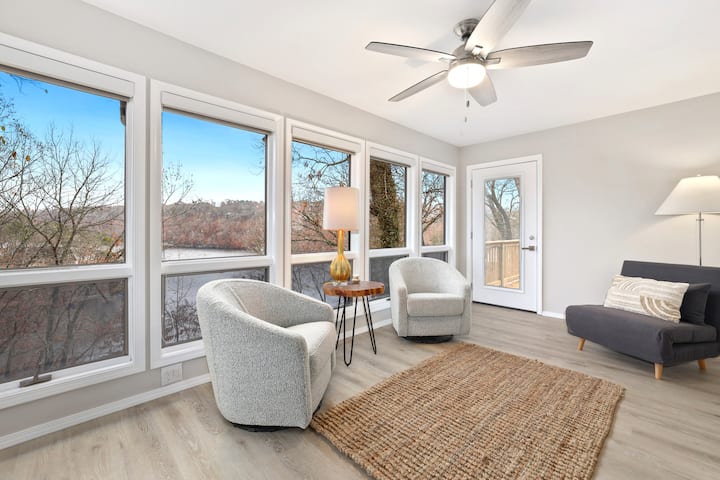 Swim & Bike Lakefront Home With Private Dock - Bella Vista, AR