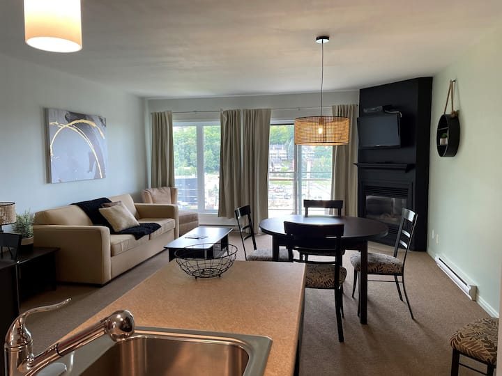 Superbe Condo Ski In/ski Out - Bromont