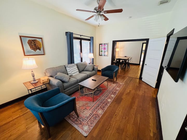 Comfy Bohemian East Side Bungalow - Austin, TX