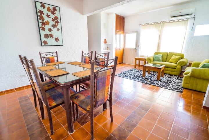 Mar Y Arena - Steps From Malecon - Full Apartment - La Paz