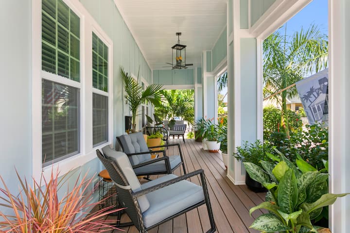 Charming And Historic 3 Bedroom Bungalow - St. Petersburg, FL