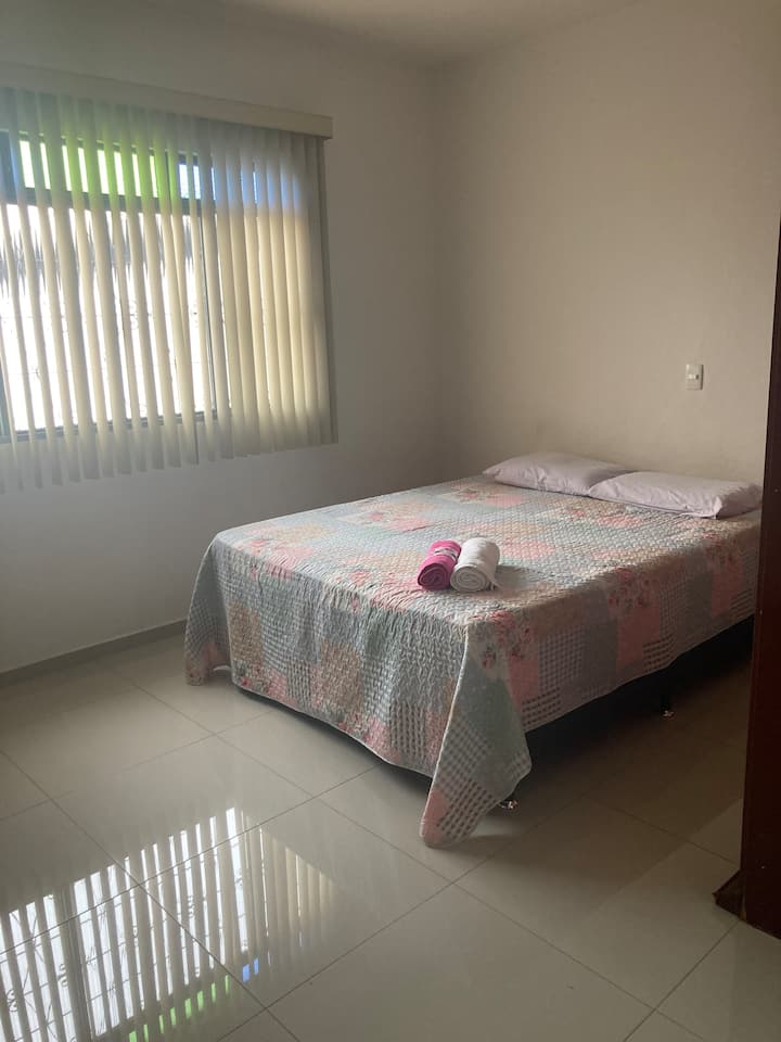 Quarto Com Ar Condicionado E Estacionamento - Curvelo