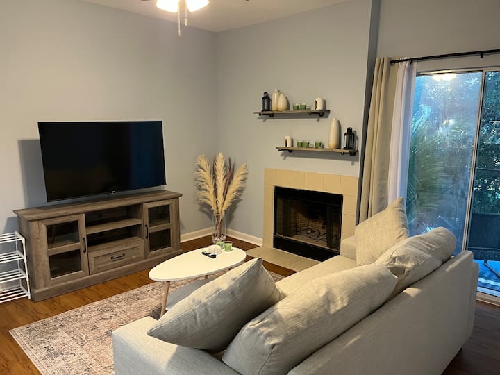 Newly Remodeled, Cozy Condo Near The Domain - Austin, TX