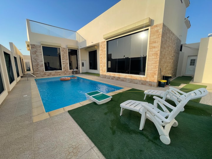 فيلا مع حمامين سباحة خاص - Qatar