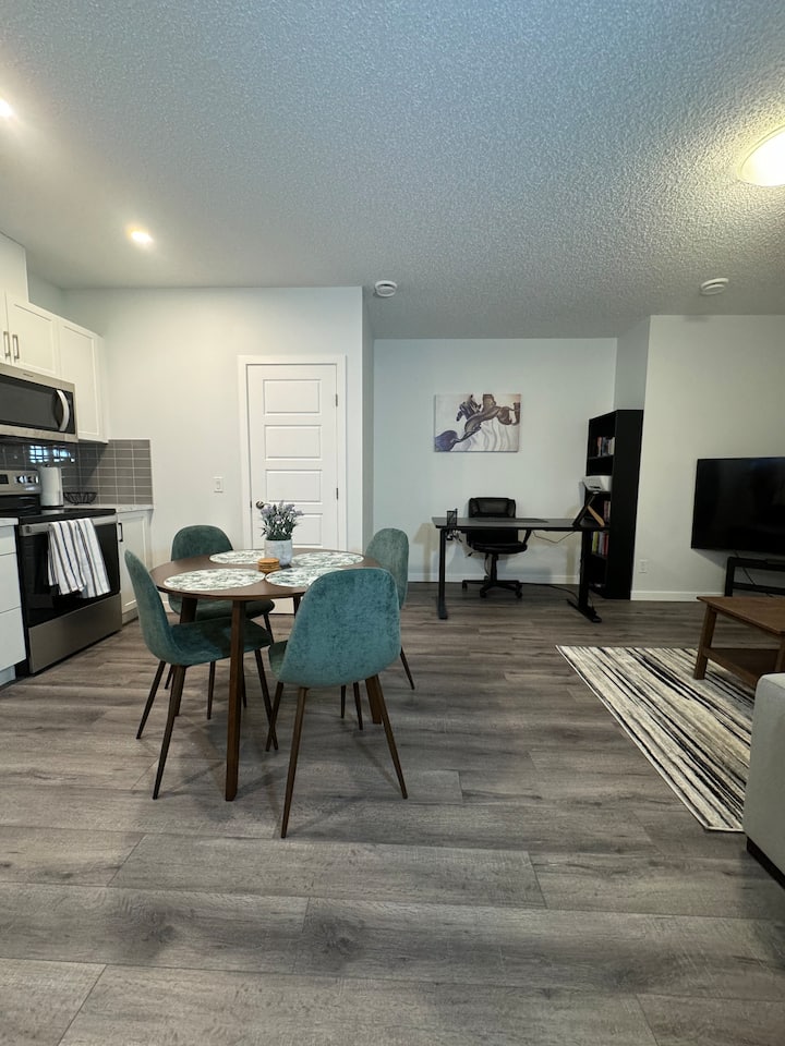 Serene Haven In Se Calgary - Calgary